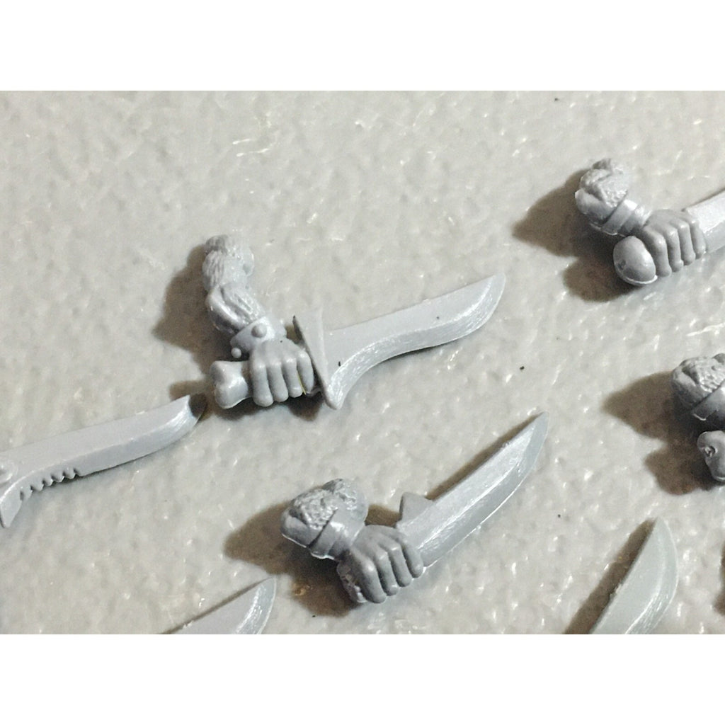 A22297 WARHAMMER FANTASY SKAVEN BITS LOT SWORD ARMS GAMES WORKSHOP GW ...