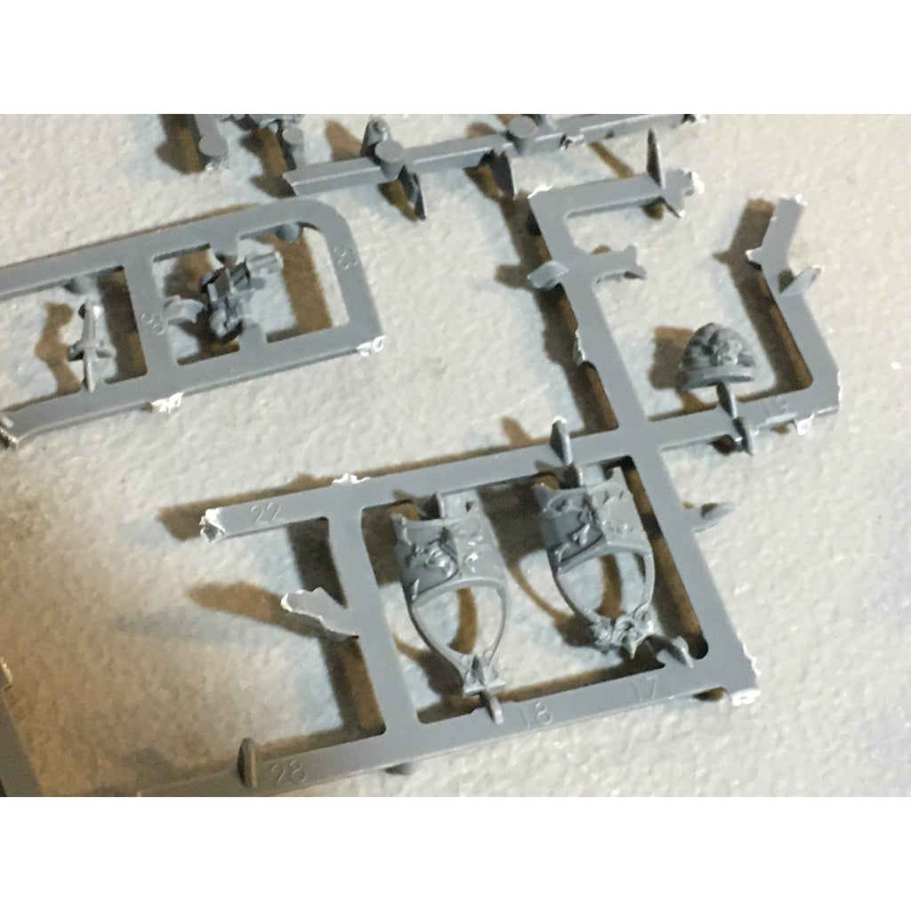 A26317 WARHAMMER 40K SPACE MARINES WOLVES BITS SPRUE LOT TERMINATOR DR ...