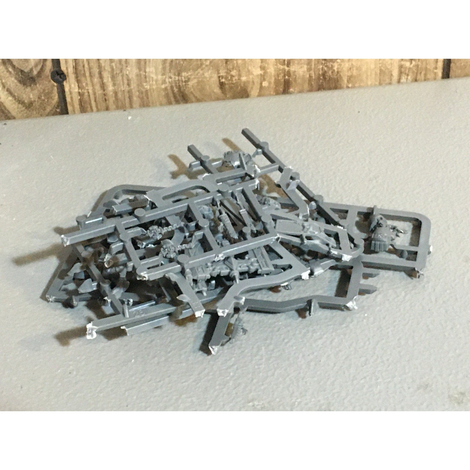 A26317 WARHAMMER 40K SPACE MARINES WOLVES BITS SPRUE LOT TERMINATOR DR ...